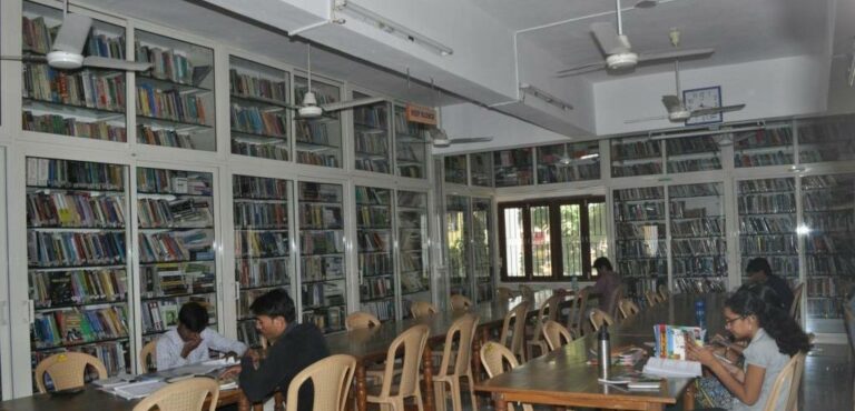 Library – R J Tibrewal Commerce College